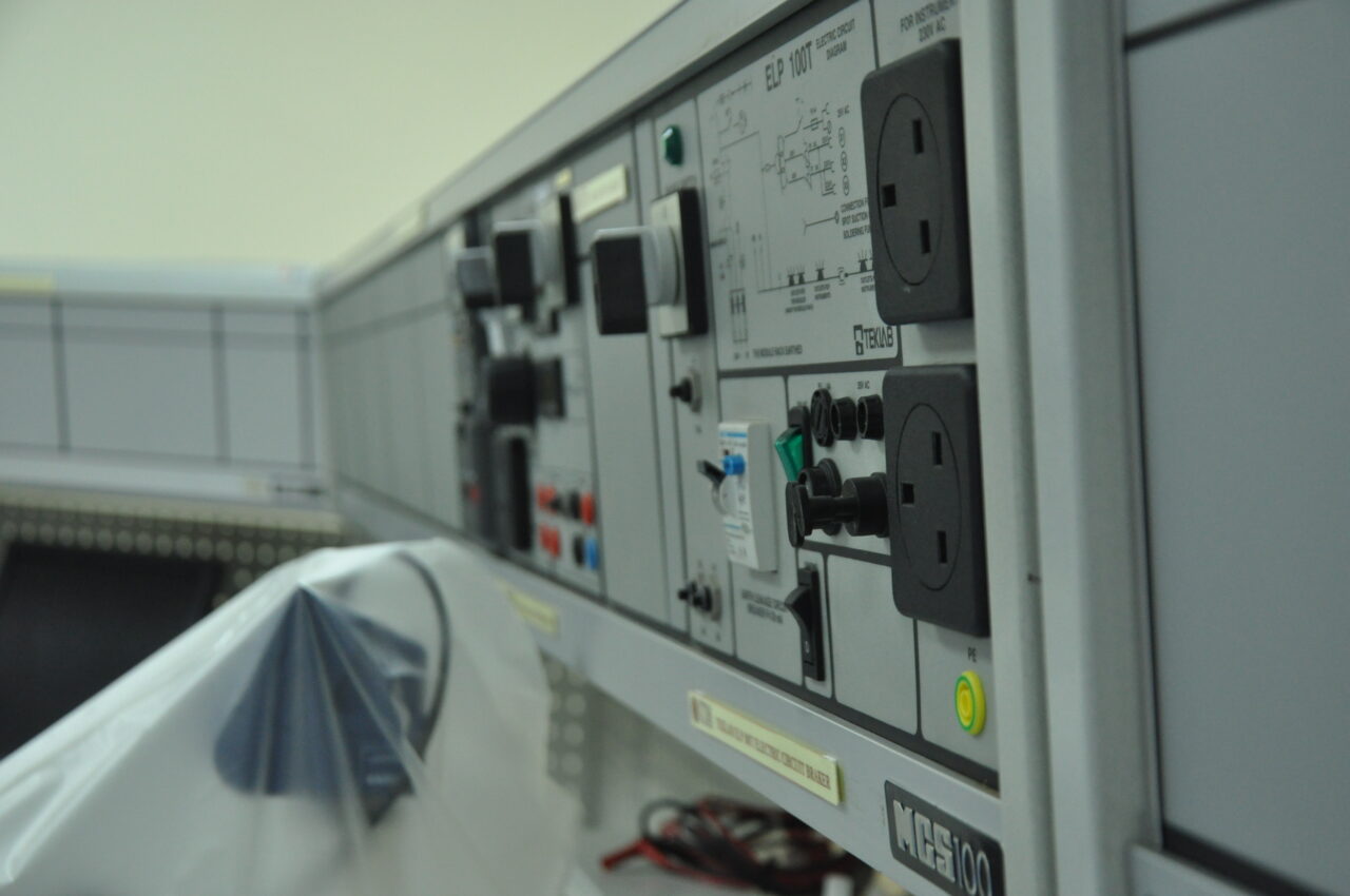 LABORATORY SERVICES | UTM-MPRC Institute for Oil & Gas
